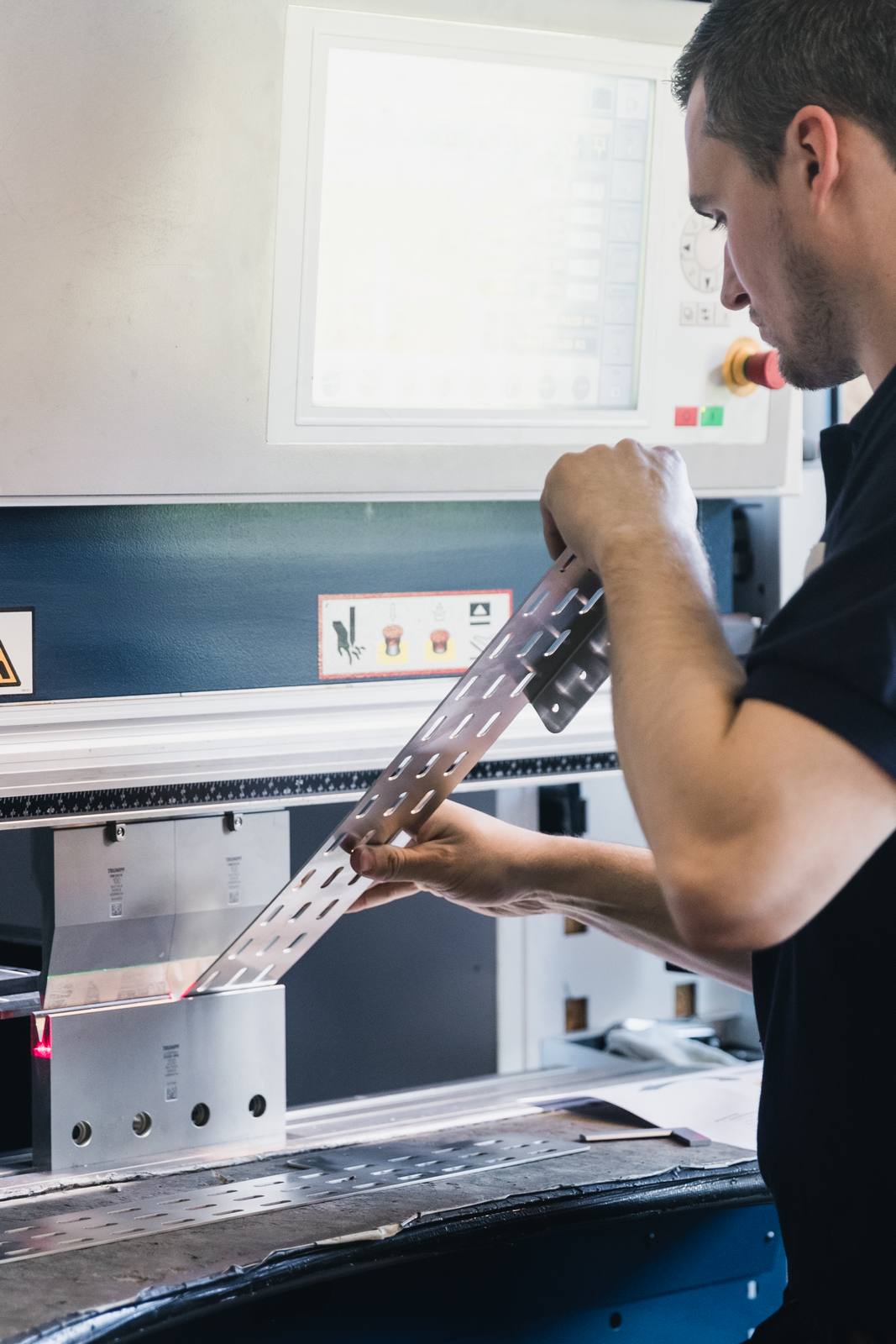 Tirolaser | Lasertechnik – Biegen / Abkanten / Umformen